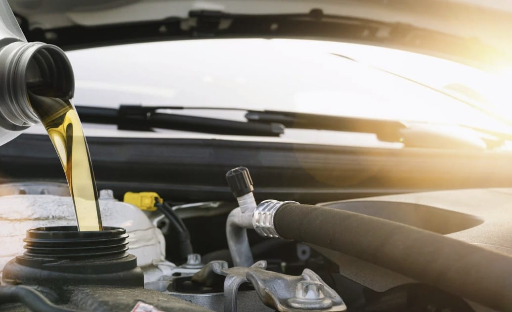 How does an oil filter work and why is it crucial for your engine ...